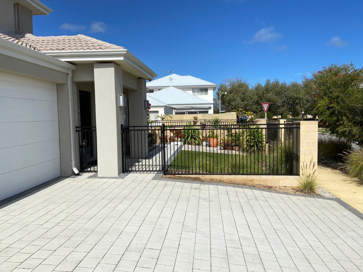 Aluminium Tube Fencing & Gate Installation in Burns Beach